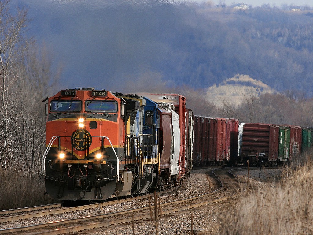 BNSF 1046